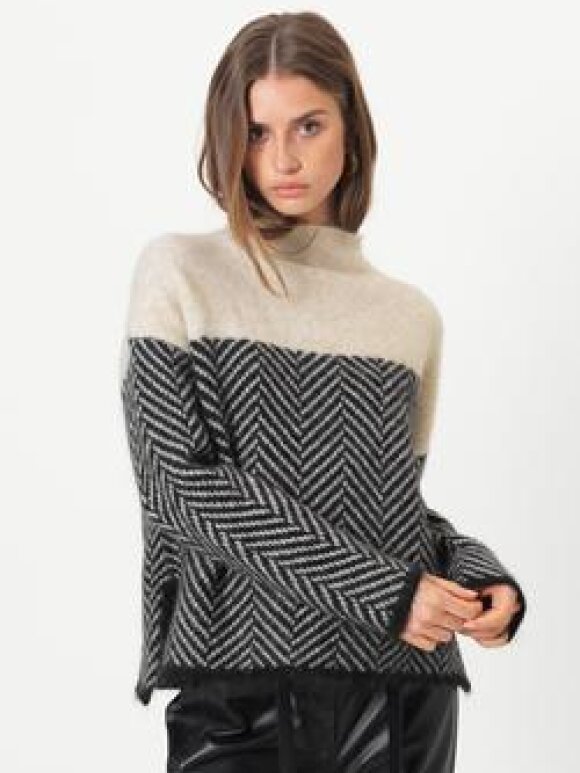 Nønne Nuuk Greenland - Strik - Second Female - second female HERRIN ...