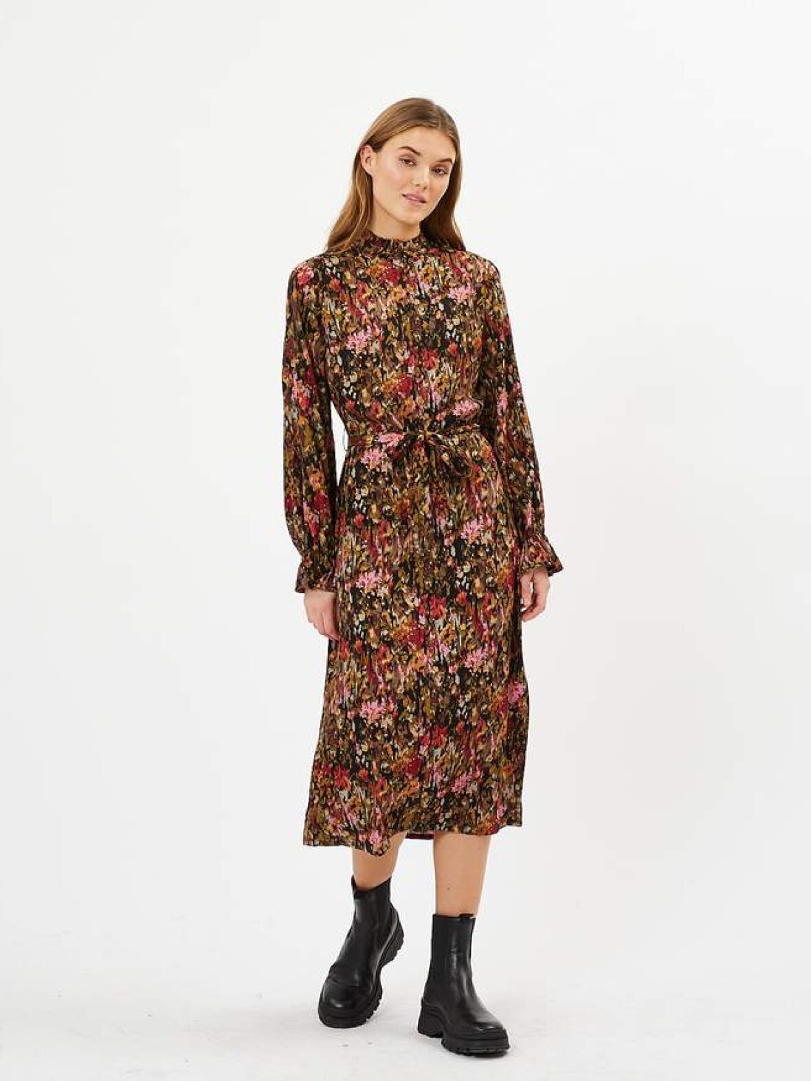 Nønne Nuuk Greenland - Kjoler - Minimum Fashion - MINIMUM Chalotthea